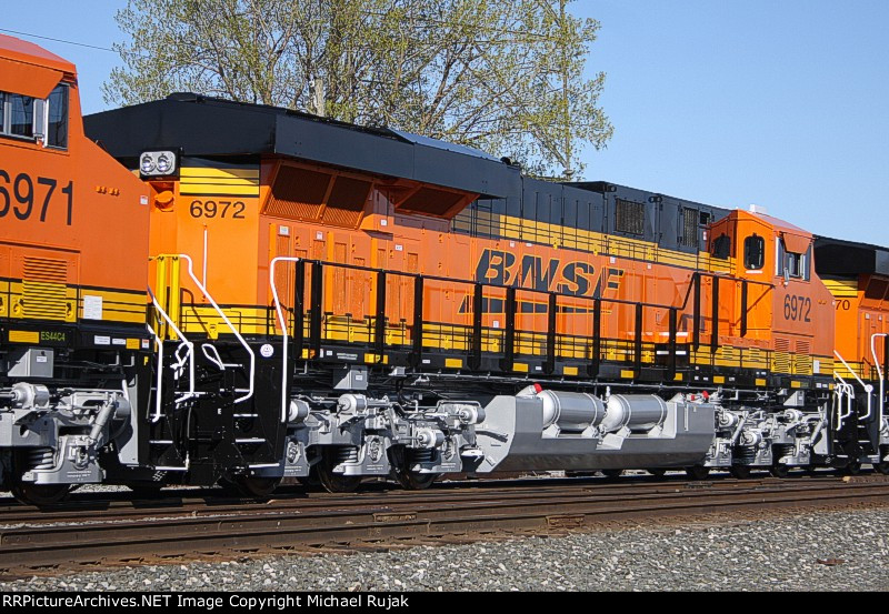 BNSF 6972